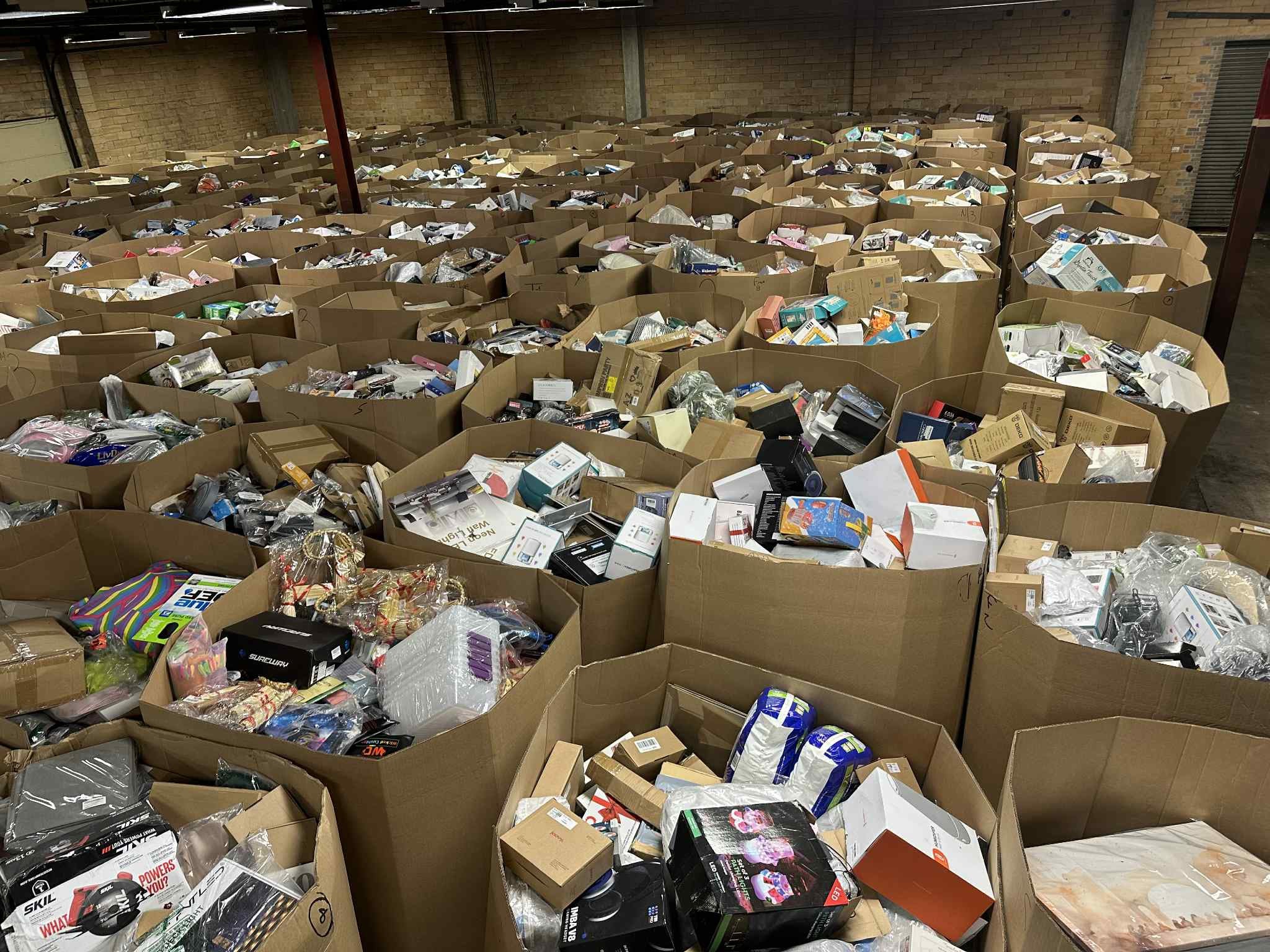 Amazon High Piece Count Bin Store West Coast Truckload - Mostly New ...